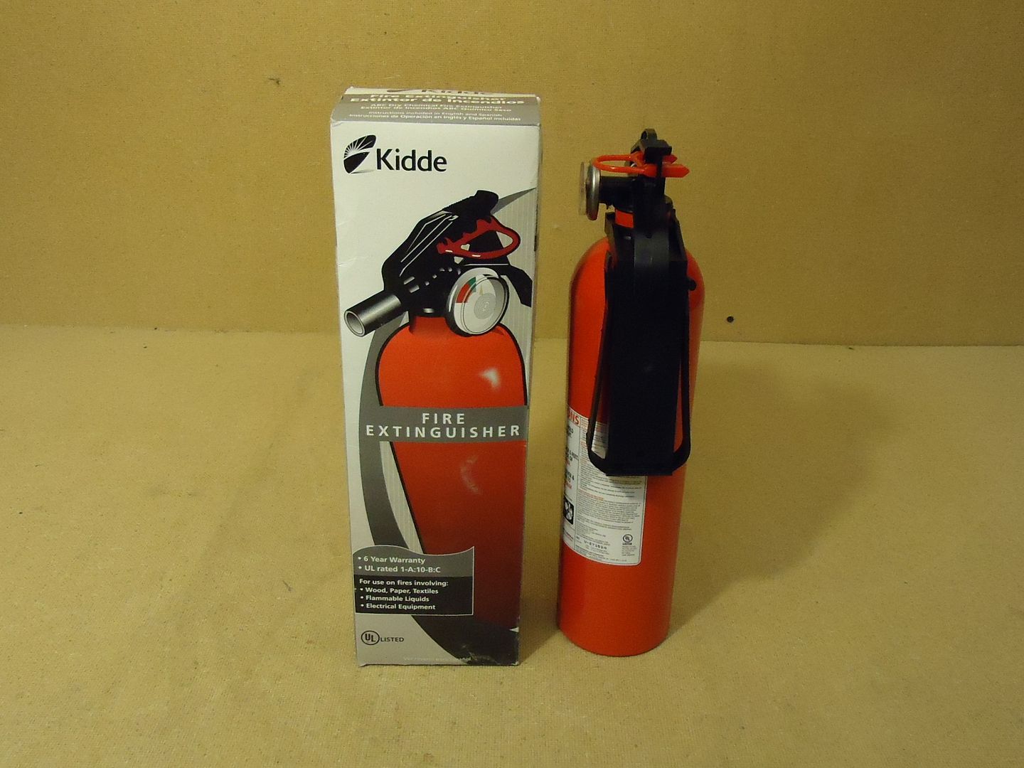Kidde Dry Chemical Fire Extinguisher Multi Purpose 1A:10B:C 2.5lb FA110 Kidde Dry Chemical Fire Extinguisher Multi Purpose 1A:10B:C 2.5lb FA110